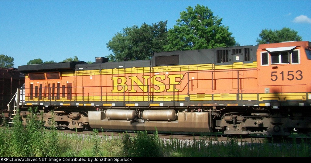 BNSF 5153, engineer's side